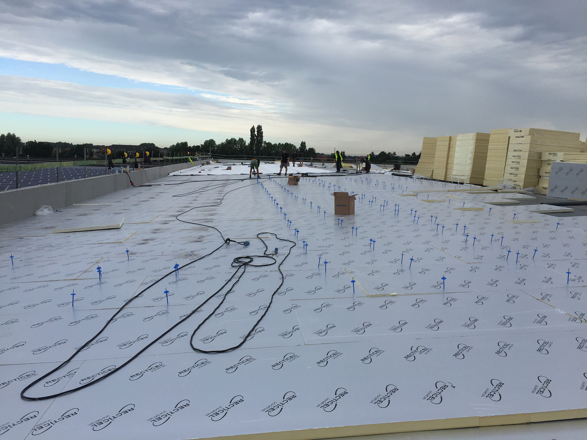 Expert industriële dakwerken: van EPDM, TPO tot Roofing & PVC | Mutec